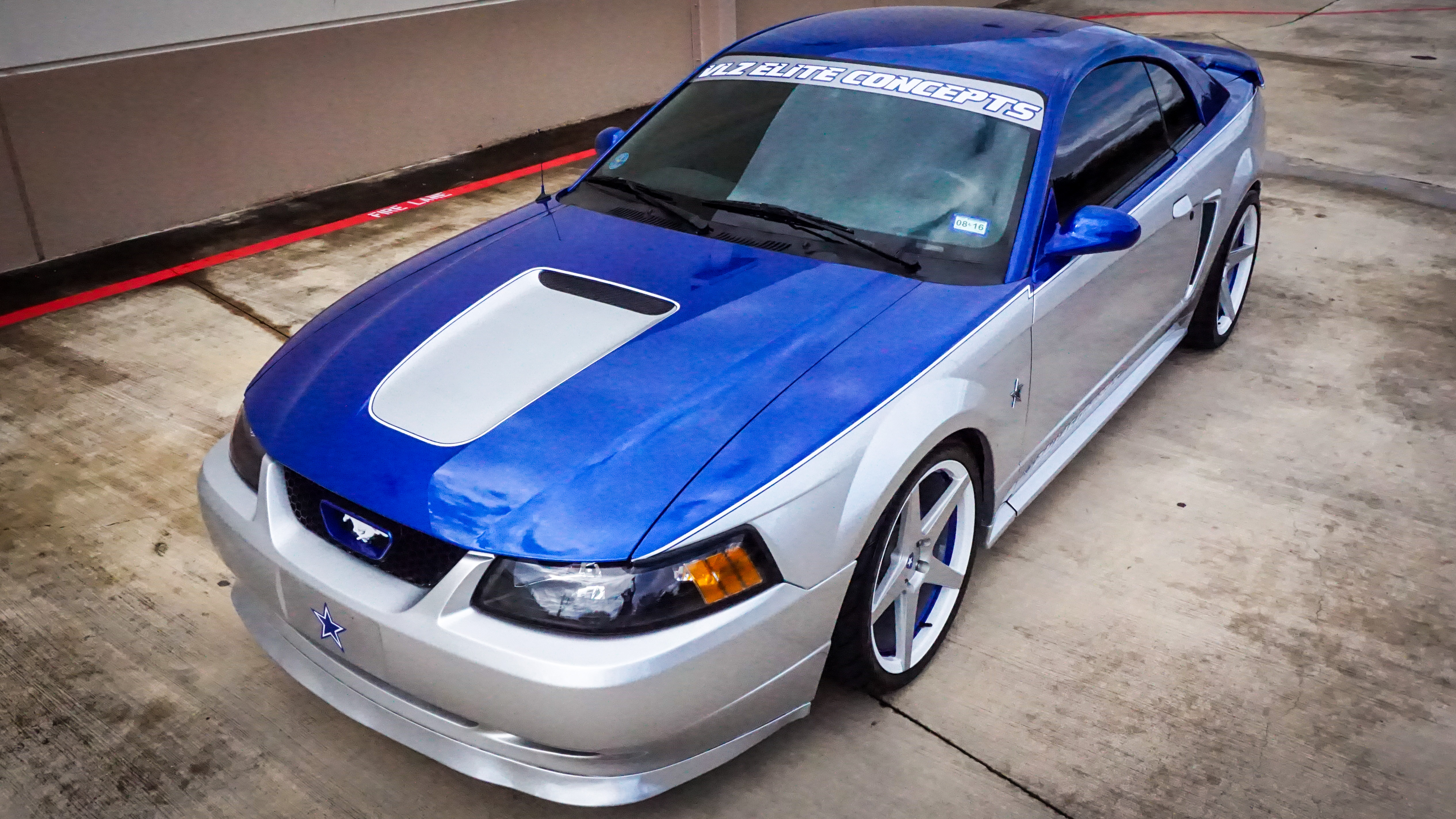 Dallas Cowboys '00 Mustang GT | Raffle Creator