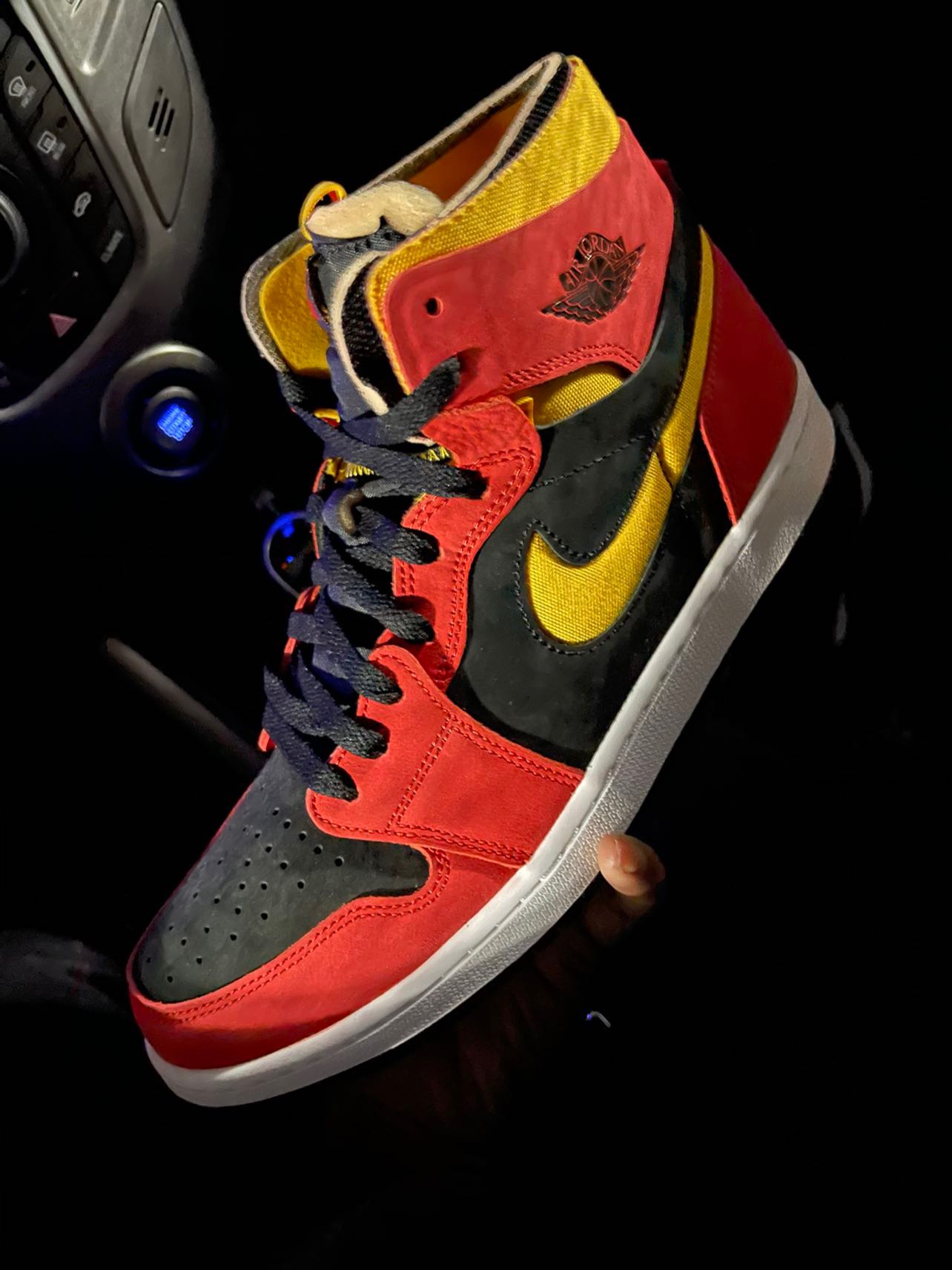 The Shoe Box | Raffle Creator