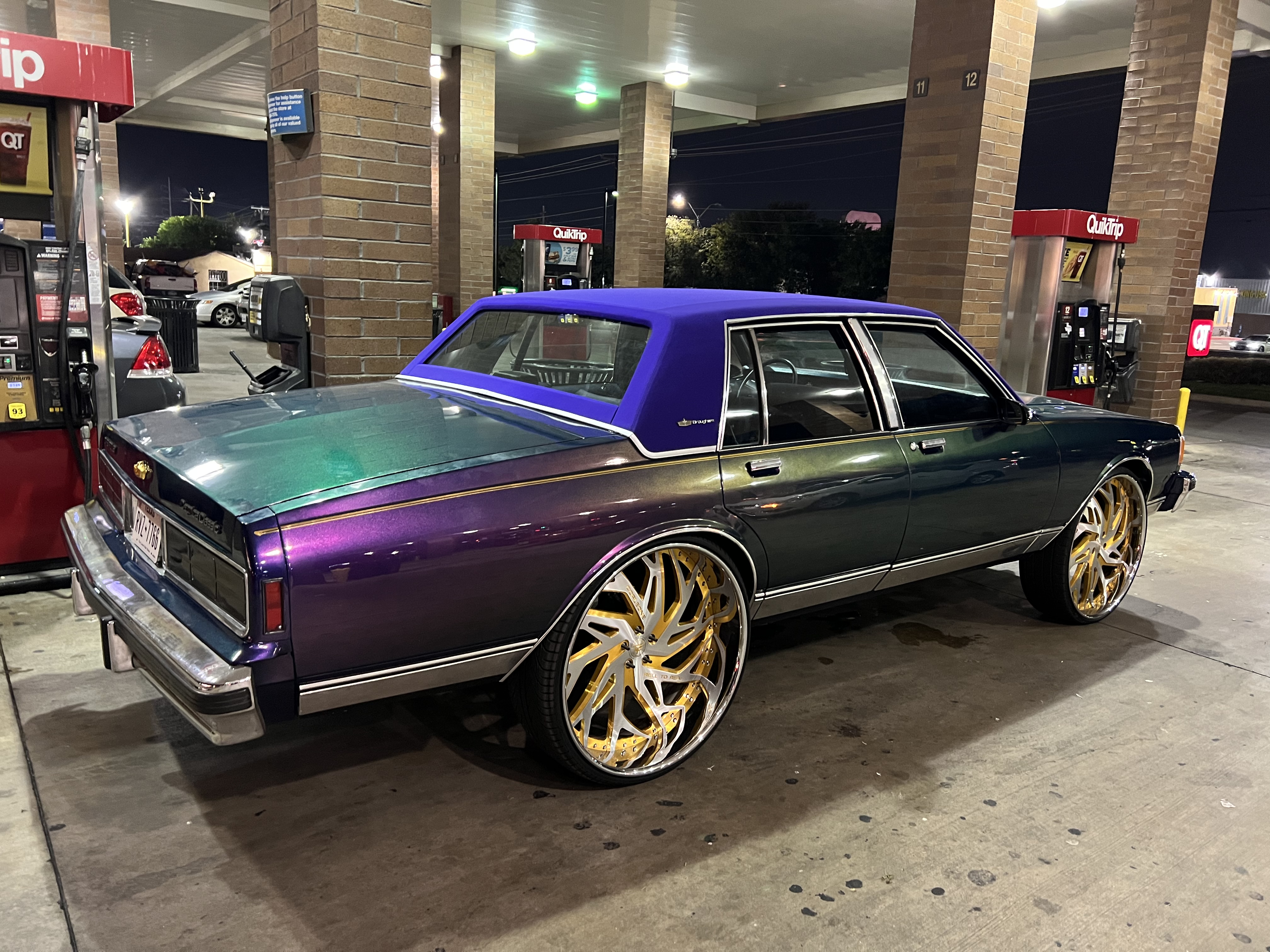 Box Chevy Caprice On 28s